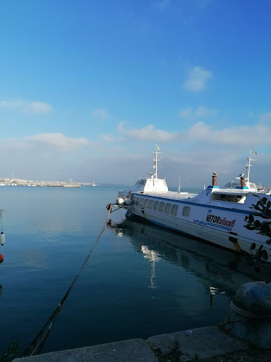 Come raggiungere Ventotene e Ponza da Formia: guida 2025